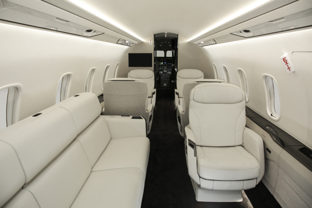Challenger 3500 Awaits You - FlightWorks
